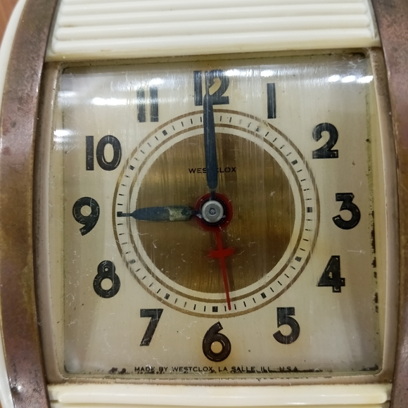 Westclox | Accents | Vintage Westclox Bakelite Art Deco Mcm Travel Alarm Clock Like Marilyn ...
